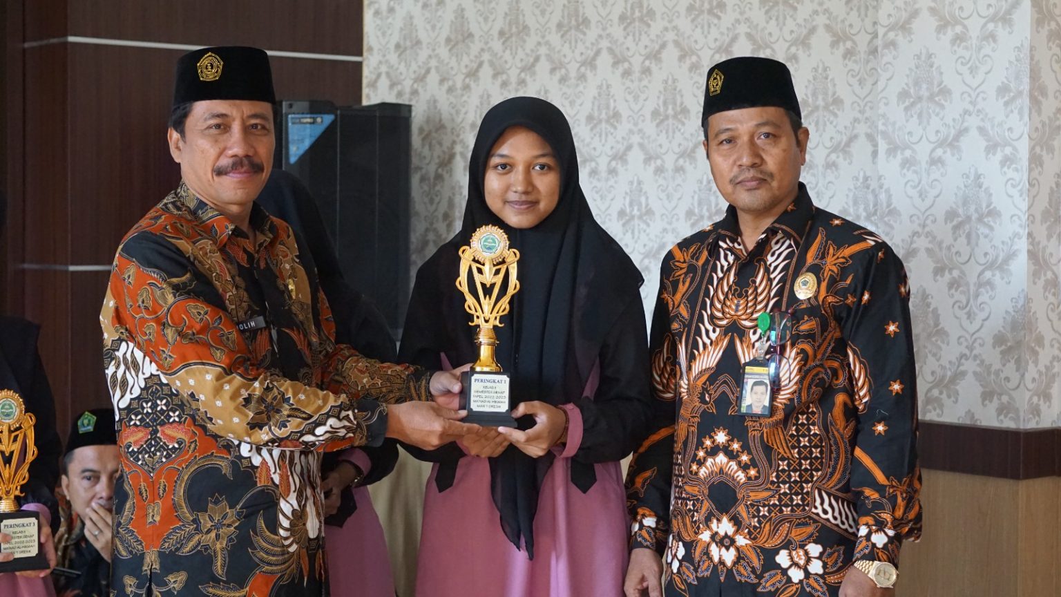 Ma’had – MAN 1 Gresik